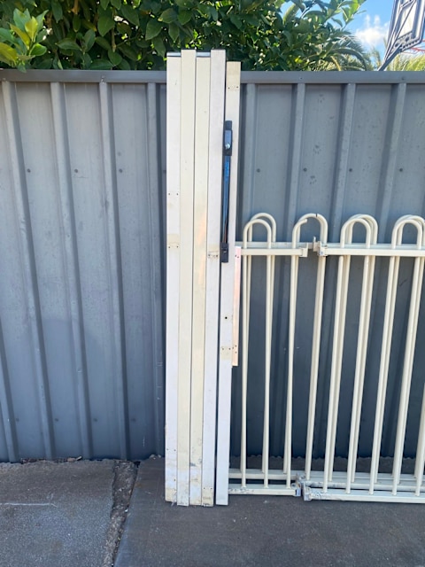 Cream fence post/ panels/ gate with lock and key - Building Materials ...