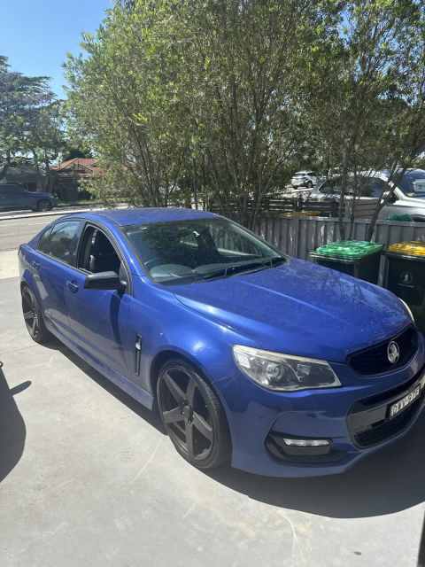 Blue 2016 HOLDEN COMMODORE SV6 BLACK EDITION 6 SP AUTOMATIC 4D SEDAN ...