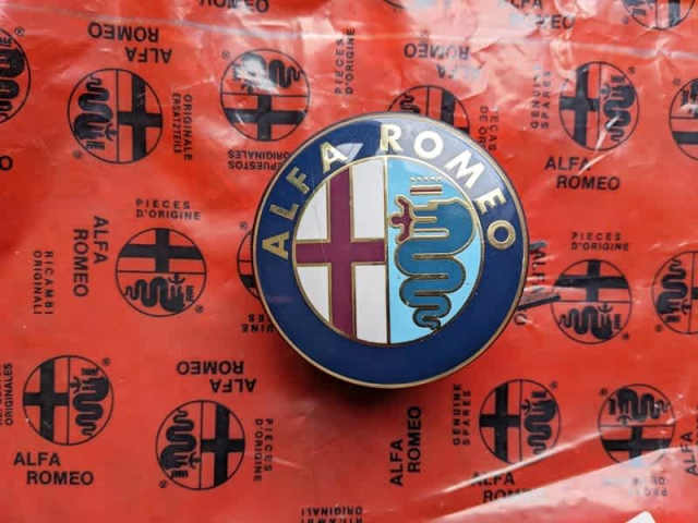 Alfa Romeo Spider 916 Boot Lock & Badge | Other Parts & Accessories ...