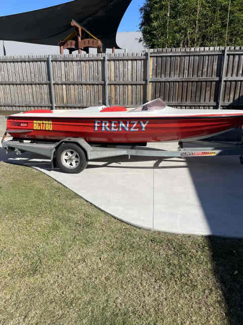 PERFORMANCE SPEEDBOAT V8 HOLDEN ENGINE | Motorboats & Powerboats ...