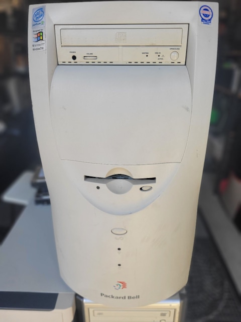 Packard Bell Pentium 3 Desktop - Desktops in Moorebank NSW | Gumtree ...