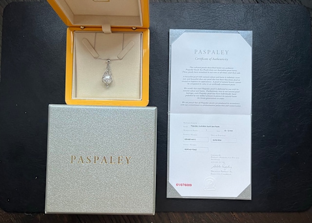 18 CT WHITE GOLD PASPALEY LAVALIER PEARL NECKLACE - Women's Jewellery ...