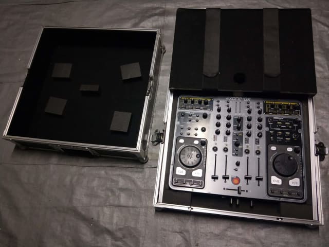 Allen & Heath Xone DX Midi Controller integrated with 4-deck ...