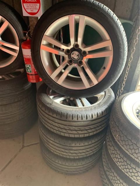 Holden commodore VE commodore SV6 Ss 18 inch wheel and tyre A$175A$440 ...