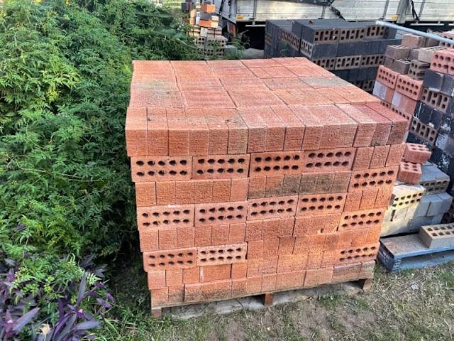 Scratch Face Bricks Pallet - Building Materials in Liverpool NSW ...