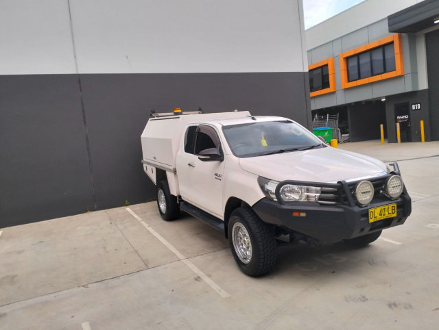 2017 TOYOTA HILUX SR (4x4) 6 SP MANUAL X CAB UTILITY | Cars, Vans ...