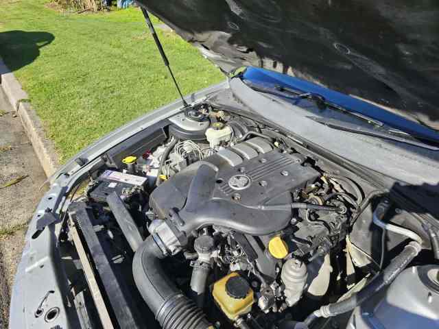 VZ Commodore/Calais LY7 High Output Engine & M82 5 Speed Auto Box ...