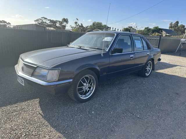 1983 HOLDEN COMMODORE VH 3 SP AUTOMATIC 4D SEDAN, 5 seats | Cars, Vans ...