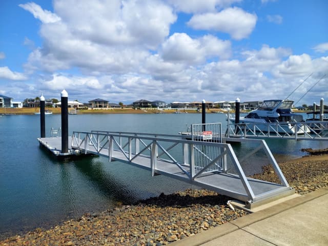 JETTY PONTOON MOORING BERTH LEASE RENT HIRE PORT MACQUARIE NSW ...