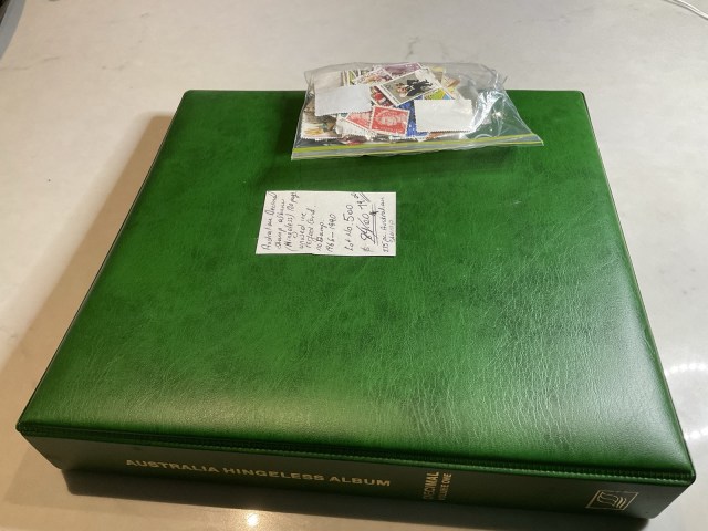Stamp album hingeless AUSTRALIAN 🇦🇺 lot No.500 - Collectables in ...