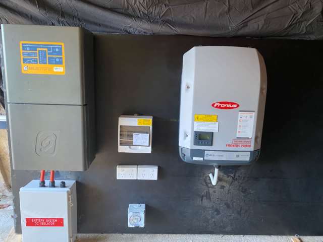 Off grid Solar setup. Prebuilt. Selectronic/fronius - Miscellaneous ...