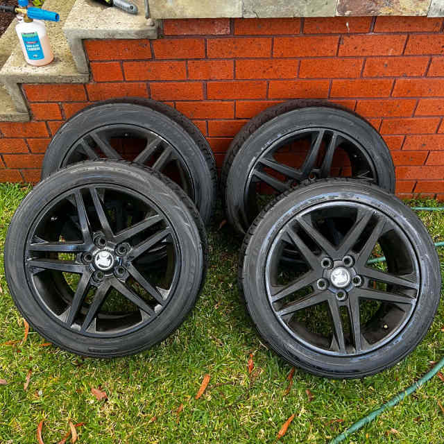 Genuine Holden 18 Alloy Wheels to Suit Commodore | Wheels, Tyres & Rims ...