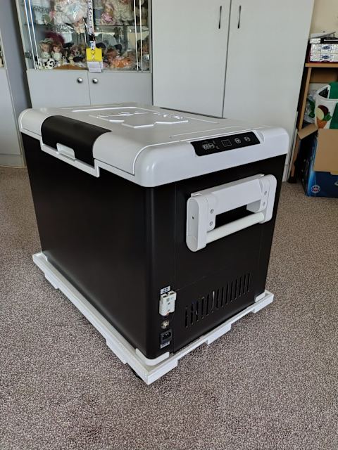 travel fridge MAXI TRAC 12vdc/24vdc/240vdc 60 litre | Caravan ...