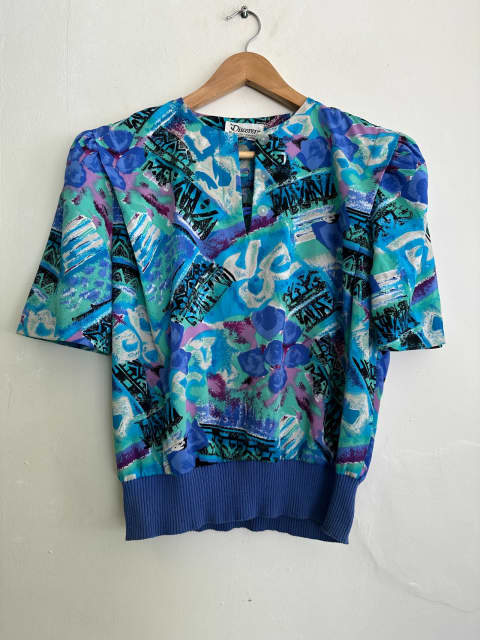 ORIGINAL 1980's AUSTRALIAN MADE 'DISCOVERY' ABSTRACT S/S TOP | Tops ...