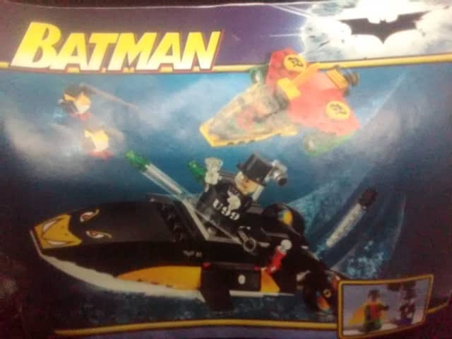 Lego set 7885: Batman : Robins Scuba Jet - Attack of the Penguin | Toys ...