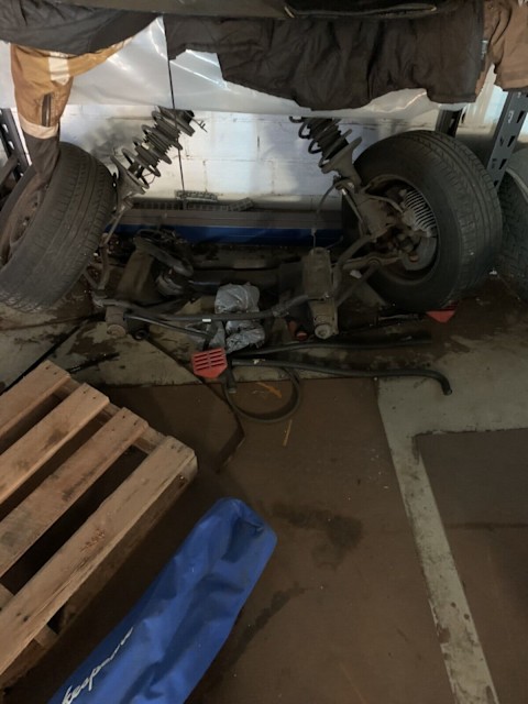 k-frame on wheels vs commodore | Other Parts & Accessories | Gumtree ...