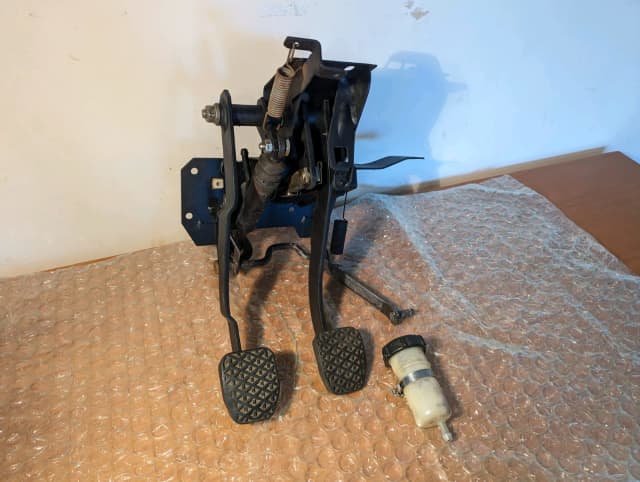 BMW E30 Manual Pedal Box | Other Parts & Accessories | Gumtree ...