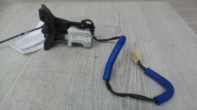 2015 HOLDEN VF COMMODORE SV6 3.6L AUTO PETROL WAGON FUEL DOOR LOCK ...