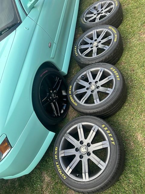 Genuine hsv 17 vx hbd/xu6 wheels painted in metallic charcoal grey ...