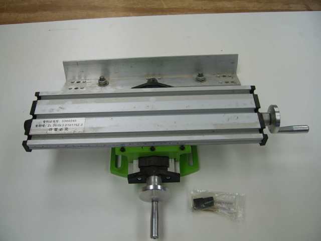 Mint-Q , X-Y Milling Table with 2 M6 Tee Nuts and a mounting bracket ...