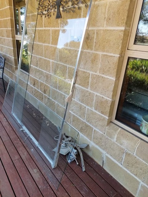 Shower screen, rain head shower, hand held shower and tiles ! - Other ...