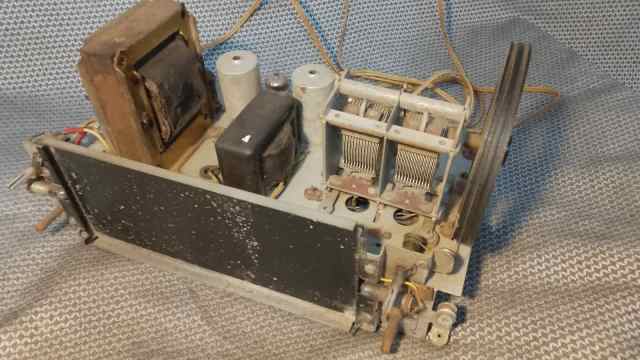 VINTAGE RADIO CHASSIS UNKNOWN UNTESTED ALL TUBES LIGHT UP - Radios ...