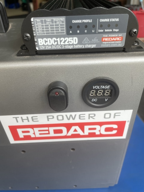 ARB battery box and Redarc bcdc1225d battery charger | Caravan ...