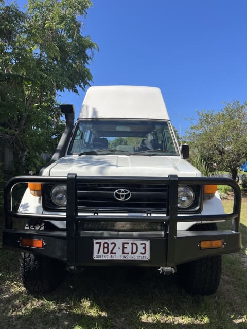 1998 Toyota Landcruiser (4x4) 11 Seat 5 Sp Manual 4x4 Troopcar ...