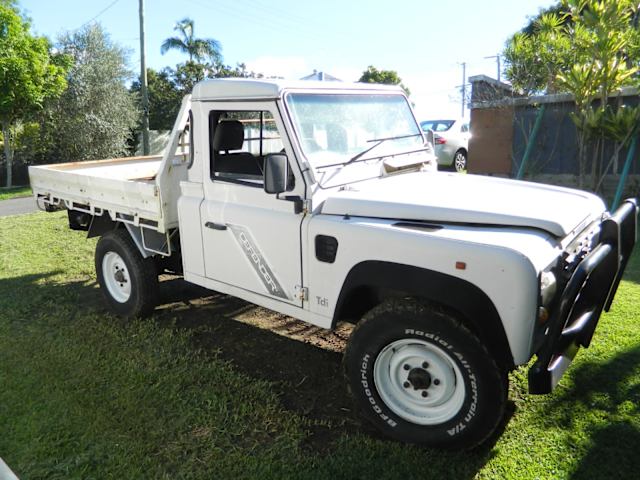 1997 Land Rover Defender 110 (4x4) 5 SP MANUAL 4x4 C/CHAS | Cars, Vans ...