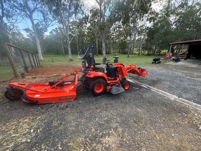 Kubota BX2680 Compact Tractor w Mid Mount Mower/Slasher/4 in 1 bucket ...