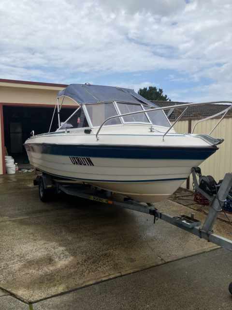 Fibreglass runabout | Motorboats & Powerboats | Gumtree Australia Wyong ...