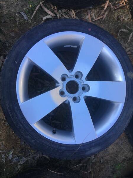 Commodore VE SS SSV 19 x 8 mag x new tyre in Silver Satin one only ...