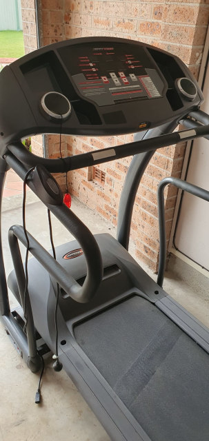 Treadmill - Avanti XFIT-220 Motorised Treadmill - Gym & Fitness in ...