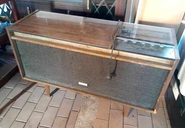 Astor Antique Australian Radiogram - Antiques in Holland Park West QLD ...