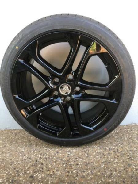 VF 2 Redline Wheel Rim (new) and Bridgestone Tyre (new) | Wheels, Tyres ...