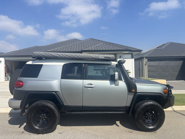 2011 TOYOTA FJ CRUISER 5 SP AUTOMATIC 4D WAGON | Cars, Vans & Utes ...