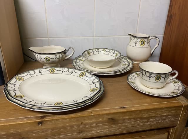 Royal Doulton Countess Dinnerware. RaNo. 523784. Porcelain. England ...