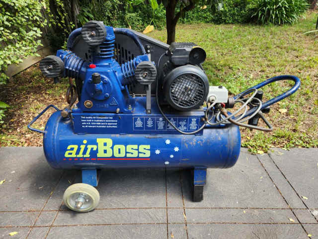 airBOSS air compressor with heavy duty W-triple TA-65 Fu Sheng pump ...