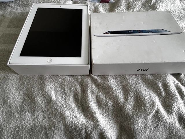 Apple IPad Wi-Fi, 16 GB-White - iPads in Auchenflower QLD | Gumtree ...