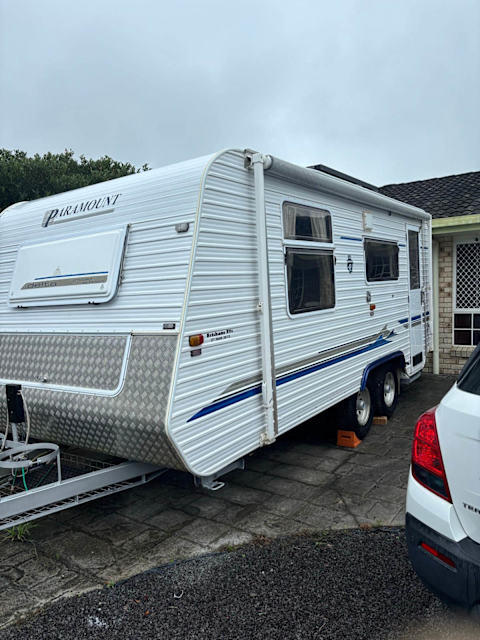 2005 Paramount Delta L.E. Series 2-20ft Caravan–Solar/Shower/Toilet ...