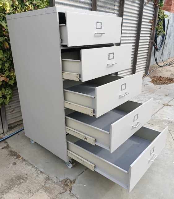 EXTRA LARGE HEAVY DUTY STEEL FIVE DRAWER UNIT - Cabinets in Largs Bay ...