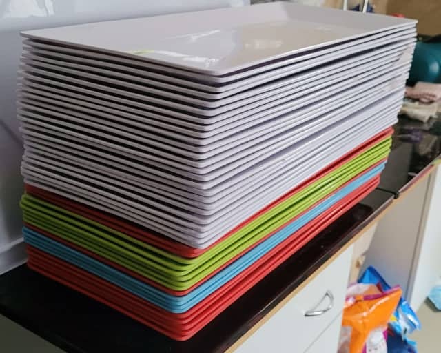 6 x WHITE RECTANGULAR MELAMINE PLATES/TRAYS - Dinnerware in Deer Park ...