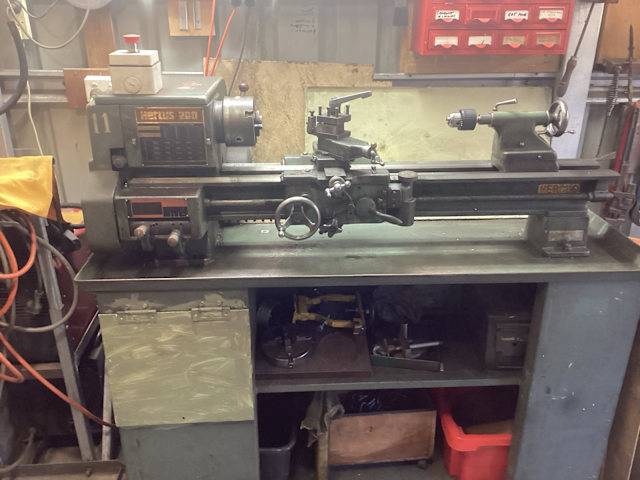 Hercus 260 lathe ,includes 3 and4 jaw chucks and more - Other Tools ...