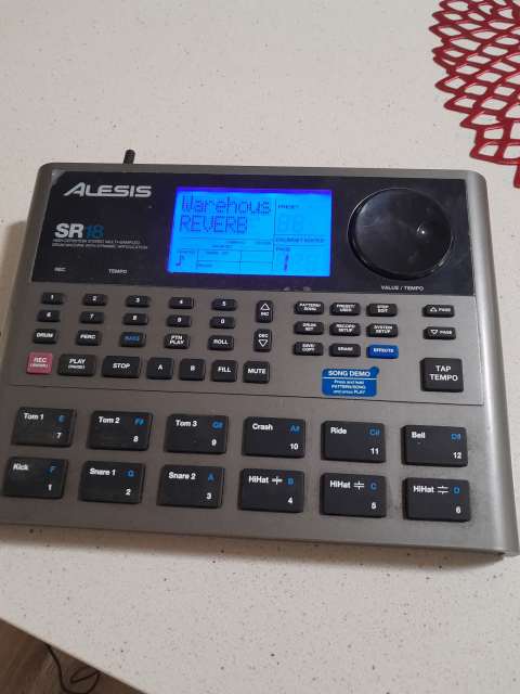 Alesis SR 16 Drum Machine - Percussion & Drums in Falcon WA | Gumtree ...