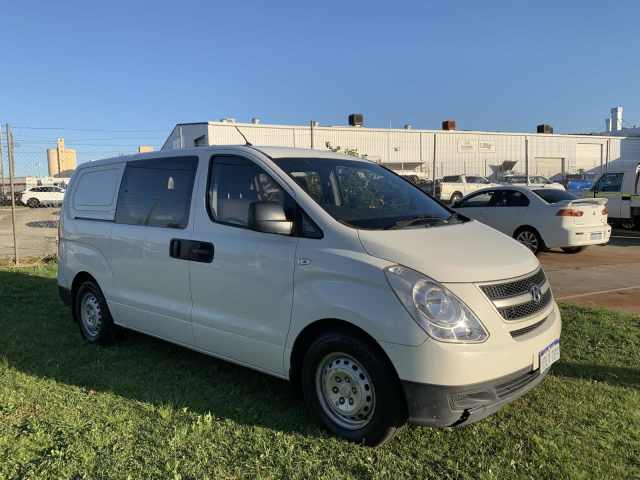 2010 HYUNDAI iLOAD CREW 5 SP MANUAL 4D VAN | Cars, Vans & Utes ...