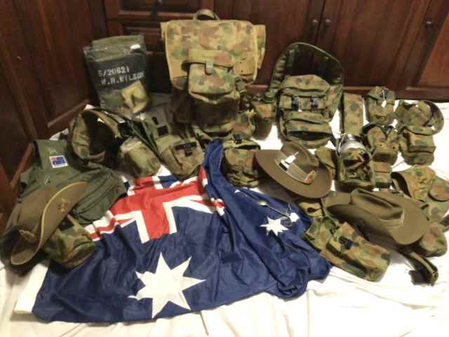 FOR SALE - A RANGE OF COLLECTABLE AUST ARMY SURPLUS, OPEN FRIDAY ...