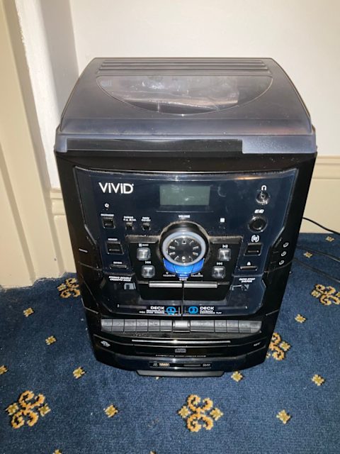 VIVID STEREO UNIT WITH TURNTABLE - NO SPEAKERS - Stereo Systems in ...