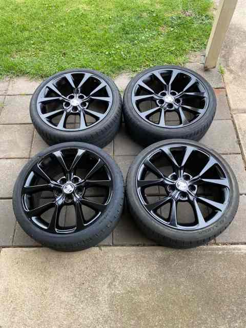 19 Holden VF SSV Wheels | Wheels, Tyres & Rims | Gumtree Australia ...