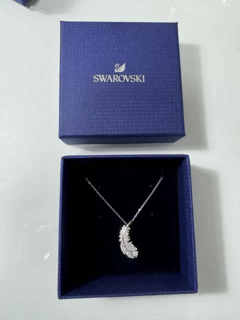 Swarovski stunning nice feather necklace 5482914 - Women's Jewellery in ...