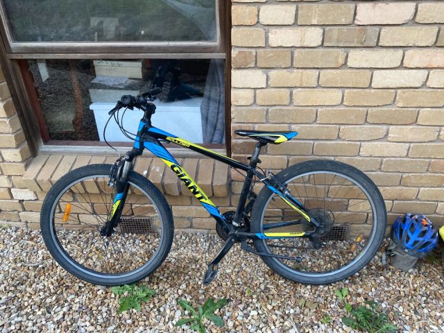 GIANT Boulder Medium Bicycle. Perfect for Teens! - Kid's Bicycles in ...